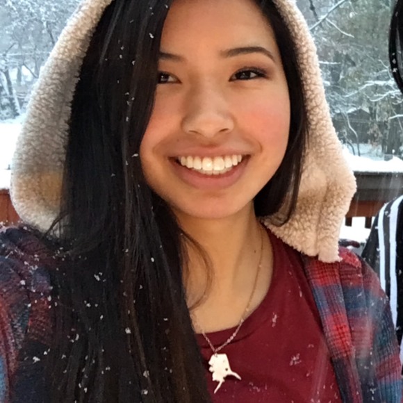 Kaylyn's Closet (@kaylynr426) | Poshmark